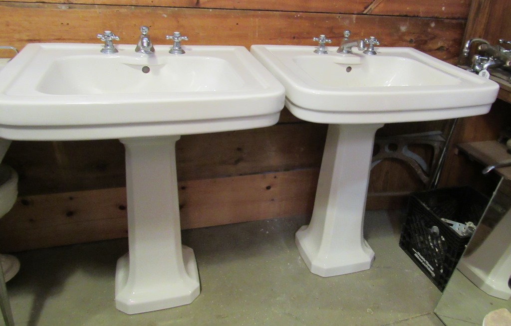 Nor'East Architectural Salvage of South Hampton, NH. Antique Building ...